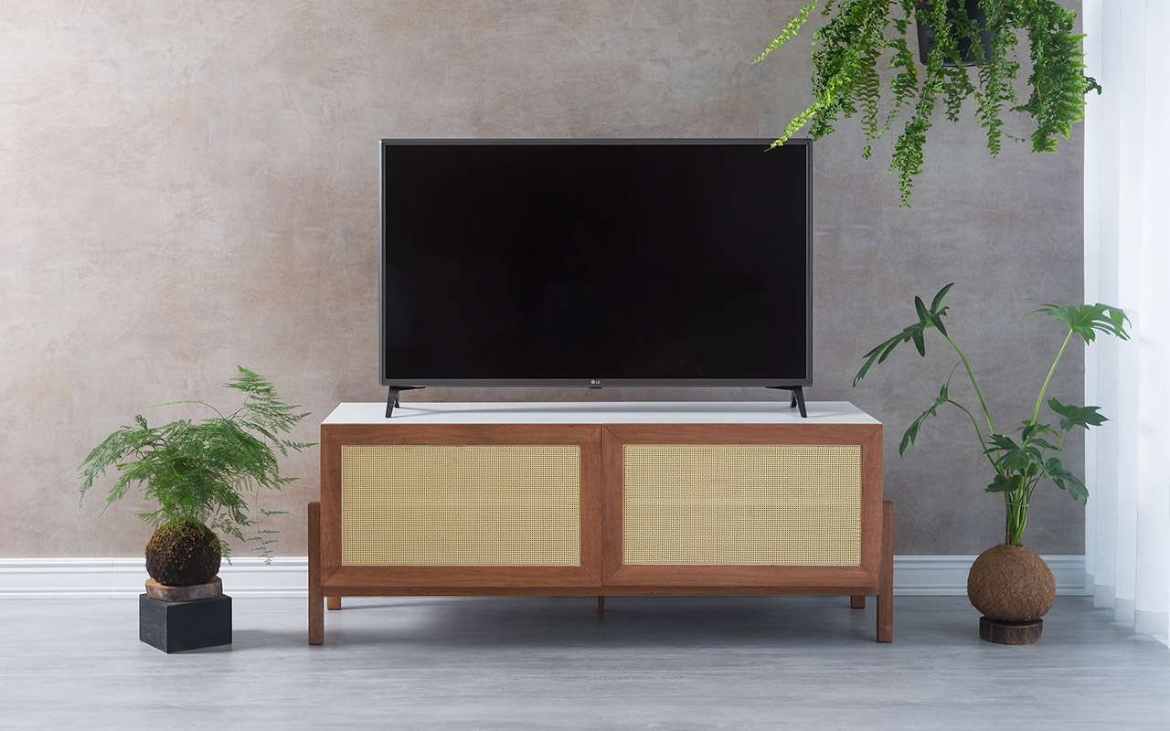 RACK BRANCO PARA SALA ERIC 2 PORTAS JATOBÁ E RATTAN 126x43,6x48,5 CM ...