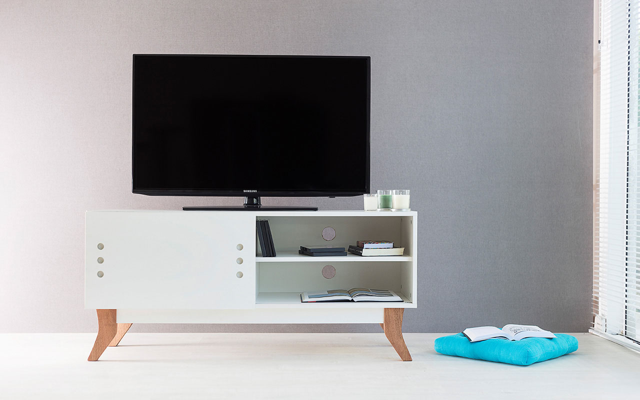 RACK BRANCO PARA TV VINTAGE 1200 MDF PÉS MADEIRA COR JATOBÁ PORTA ...